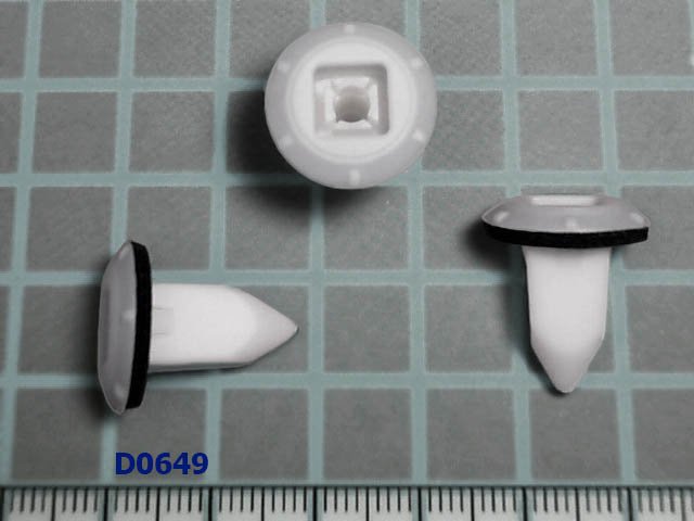 Handle Garnish Fastening Clips On The Tailgate And Bumper Components ...